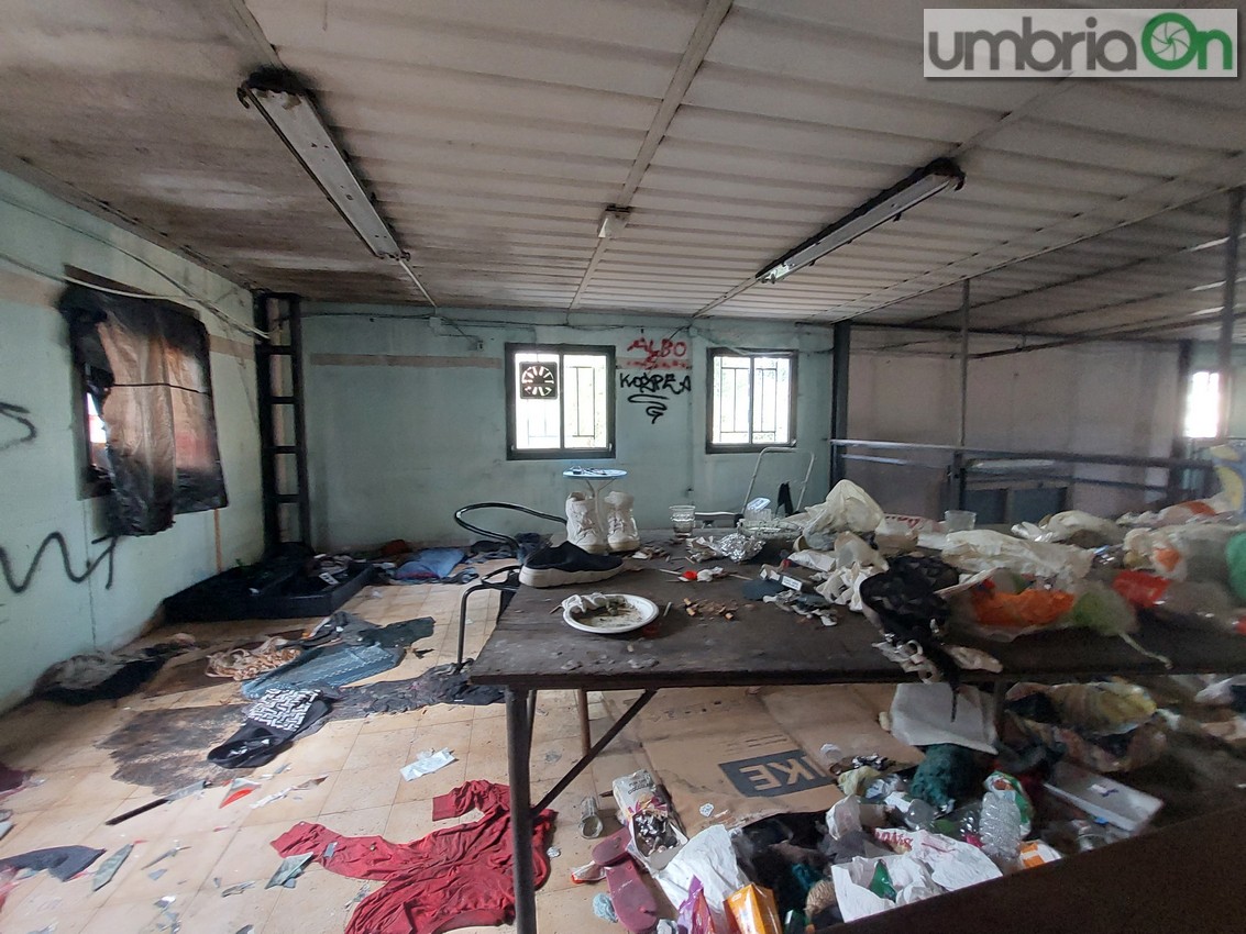 Ex Prampolini Terni tra sistemazione esterna e disastro interno – Foto ... Ex Prampolini Terni tra sistemazione esterna e disastro interno – Foto ...