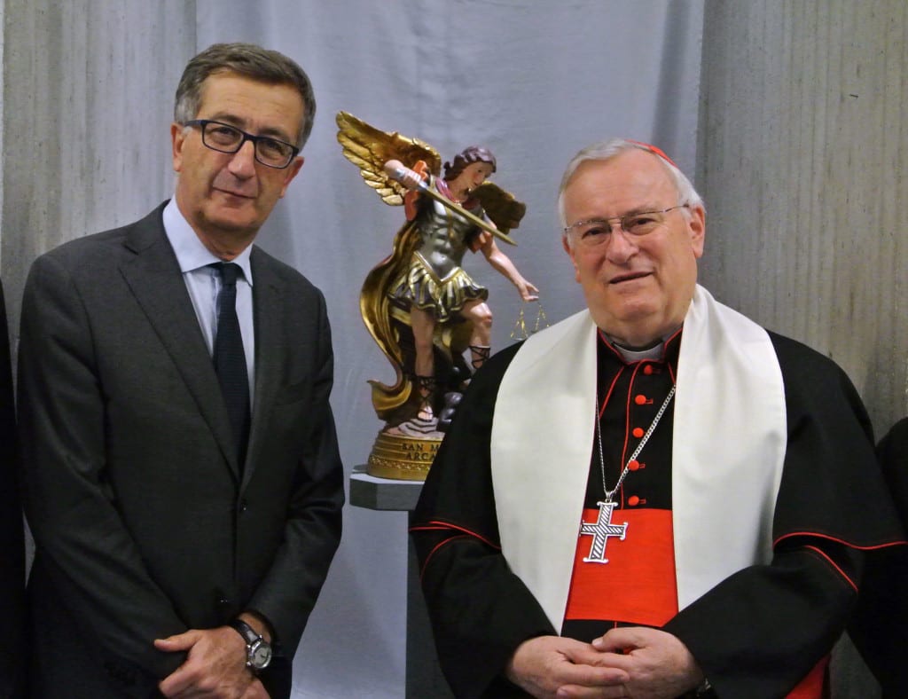 statua benedizionesan michele arcangelo199 bassetti cardinale Gugliotta ...