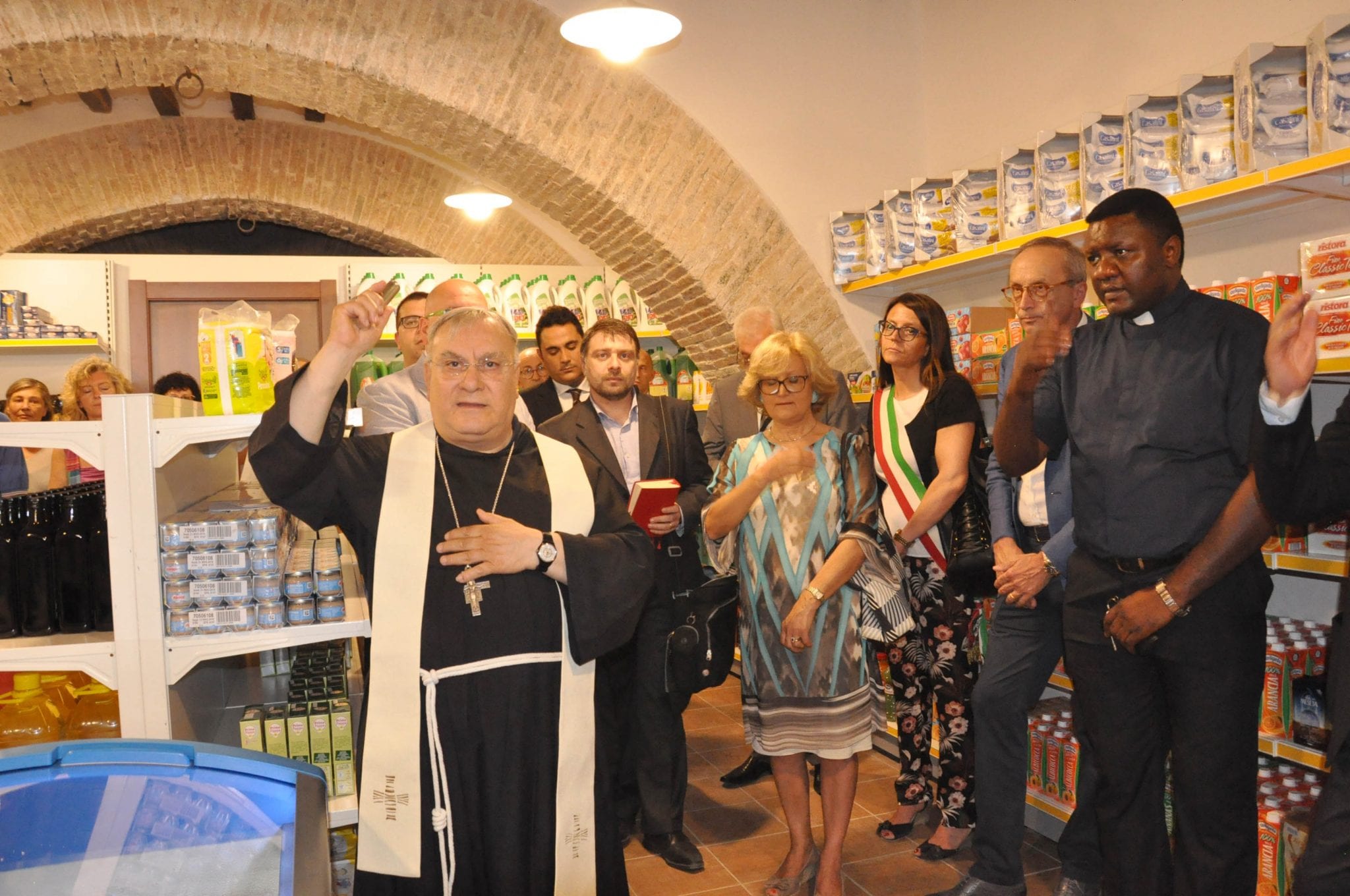 Amelia, è realtà l'Emporio della Caritas - UmbriaON