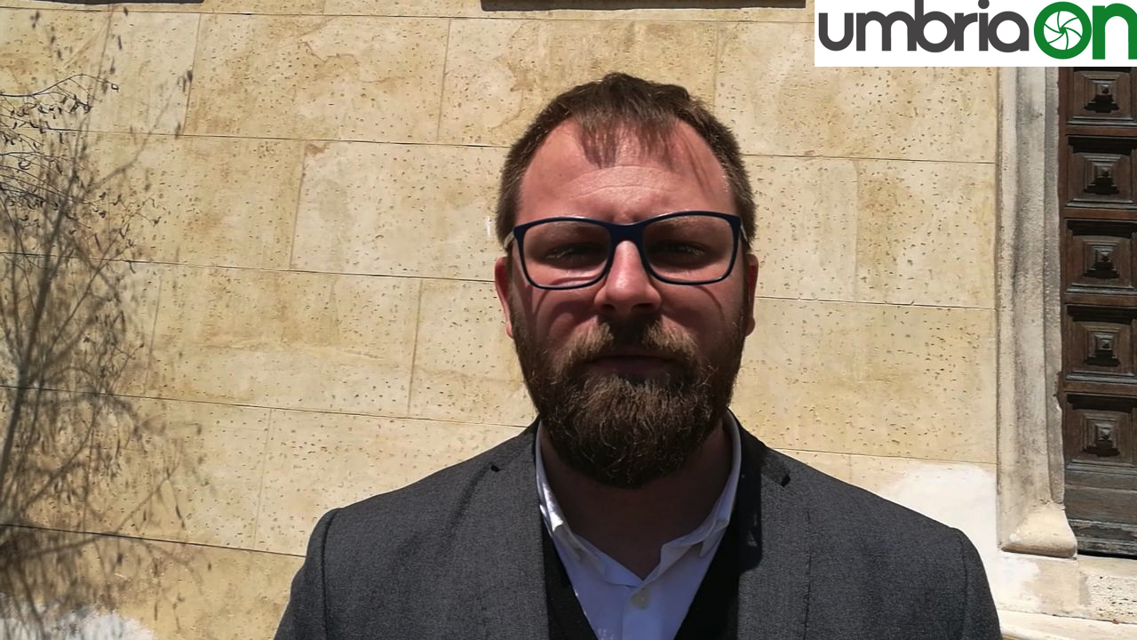 Rifiuti ‘in libertà’ a Magione: una denuncia - UmbriaON