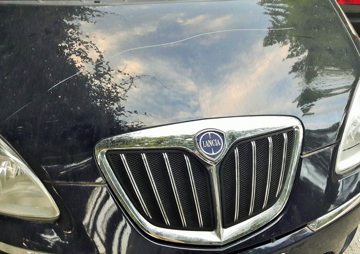 Terni, litiga e si ritrova l'auto rigata: indagini - UmbriaON