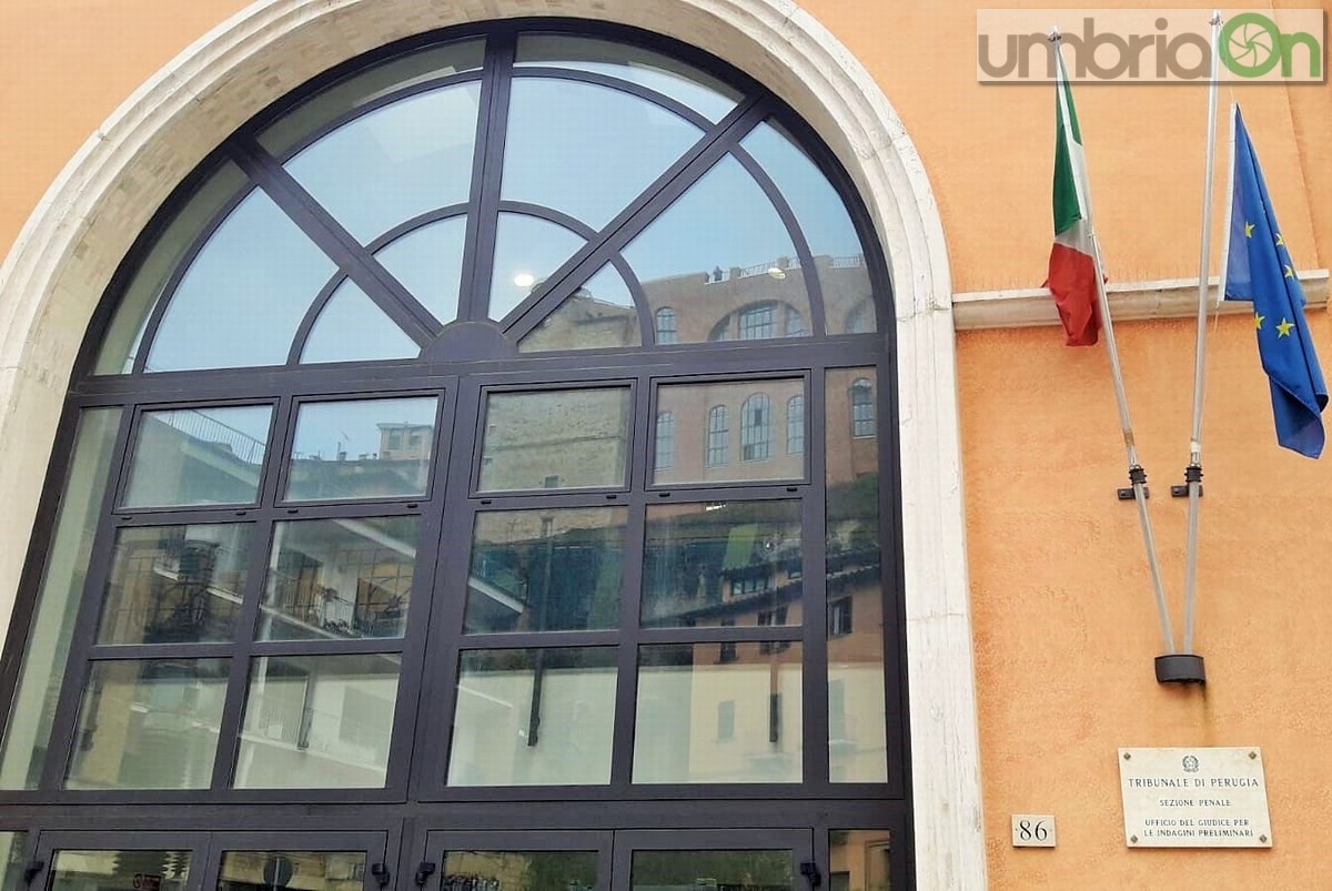 «Papà, mi si è rotto il telefono»: il processo per truffa trasloca da ...
