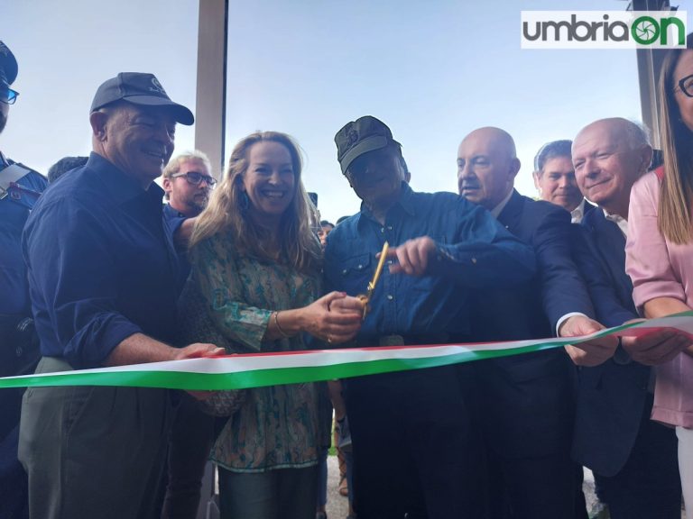 Amelia, inaugurata la piscina ‘Bud Spencer’: presenti Terence Hill ed i ...