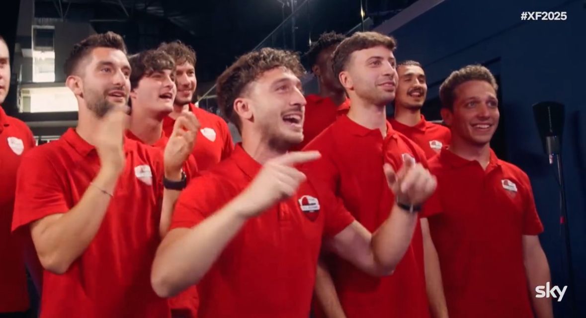 Alviano protagonista a X Factor con Adriano. In tv con l'inno della ...