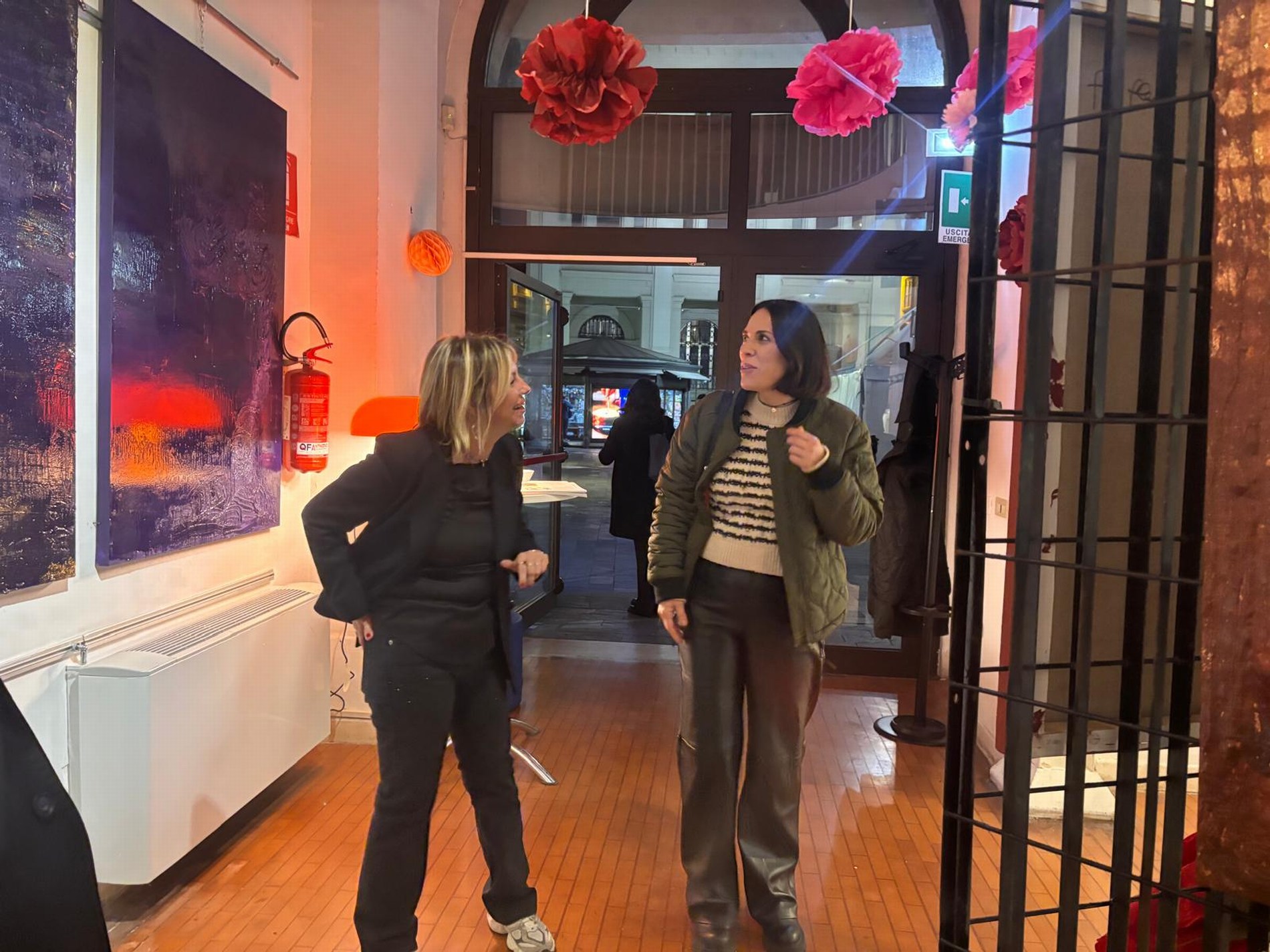 Terni: colori, emozioni e parata di vip alla mostra di Francesca ...