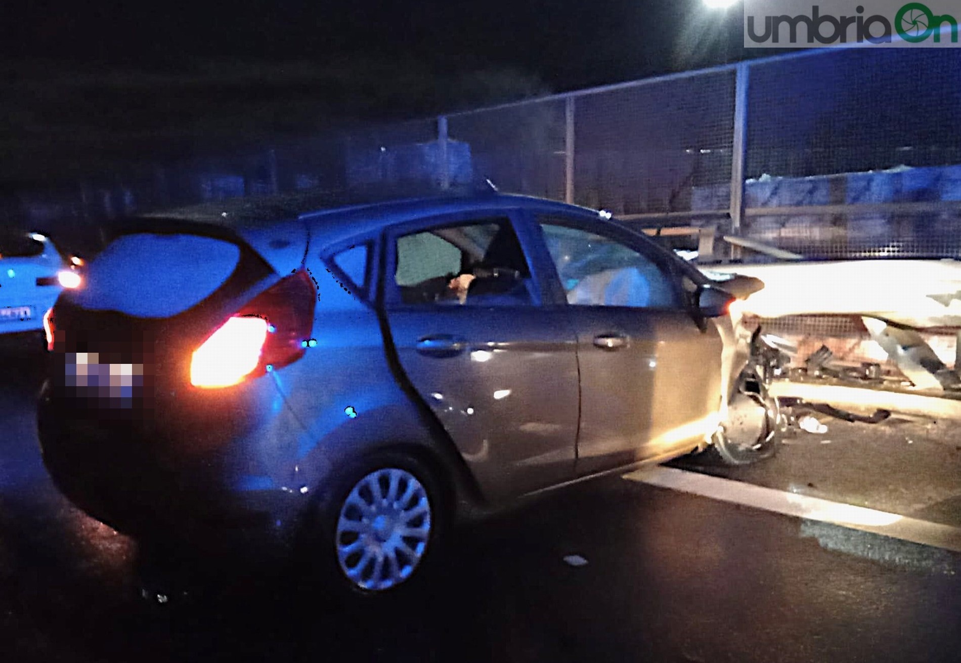 Terni: auto con a bordo cinque ragazze si schianta all'alba lungo il ...