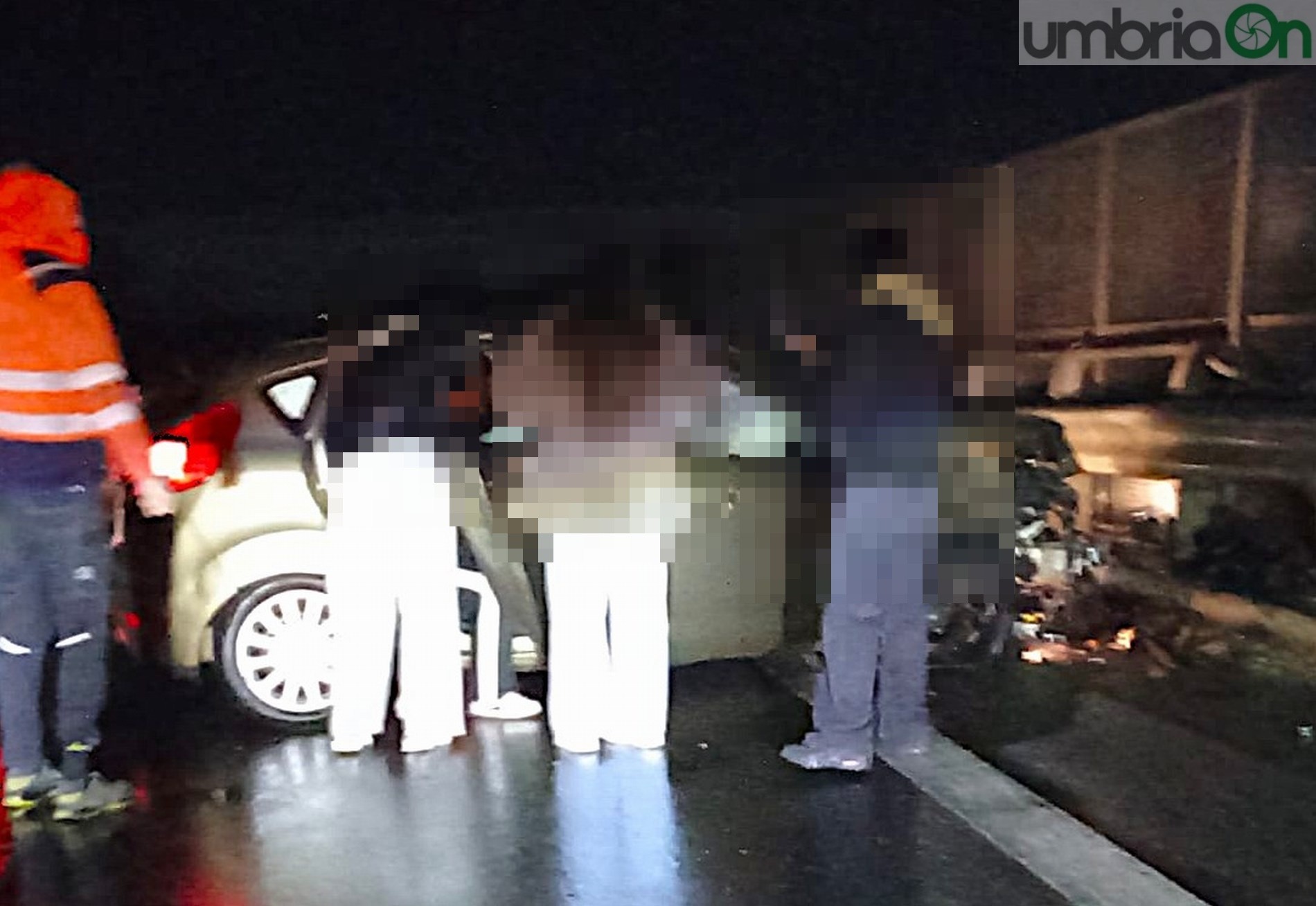 Terni: auto con a bordo cinque ragazze si schianta all'alba lungo il ...